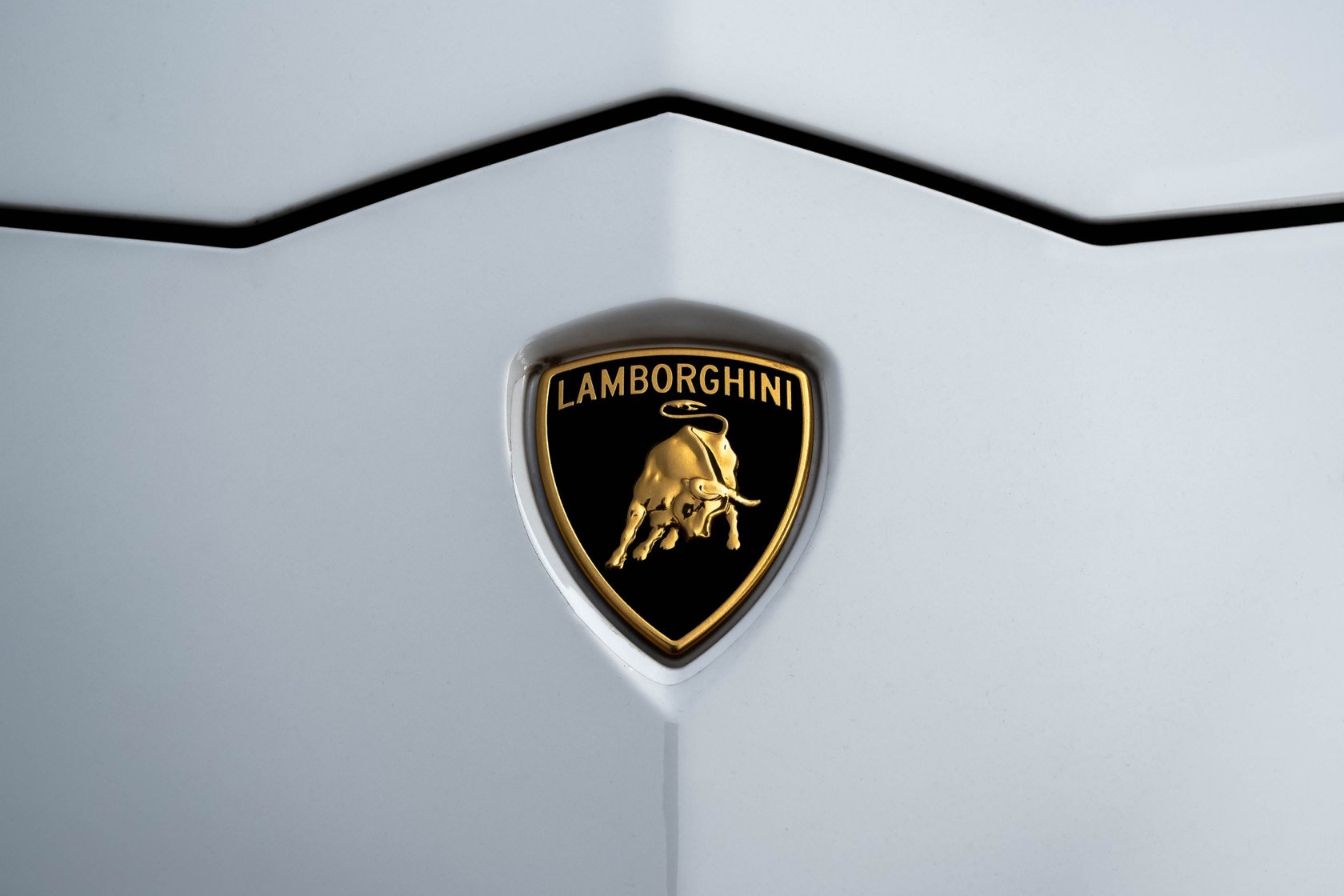Lamborghini Logo: Onthulling van de Evolutie en Symboliek
