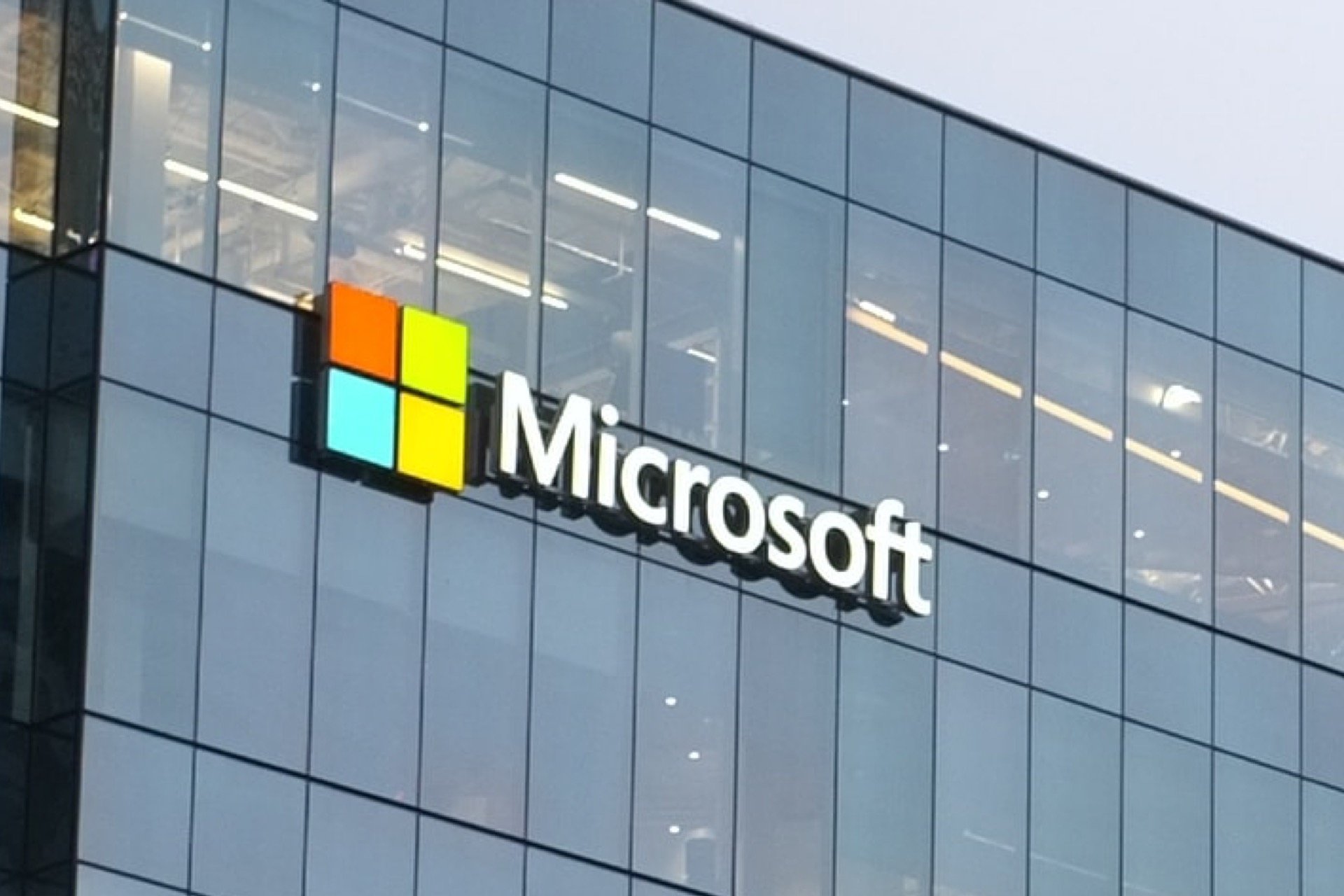 De Evolutie van het Microsoft-logo: Een Reis door Innovatie